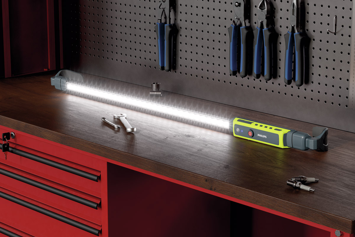 Philips Workshop Light wins Auto Express comparison | AutoScene