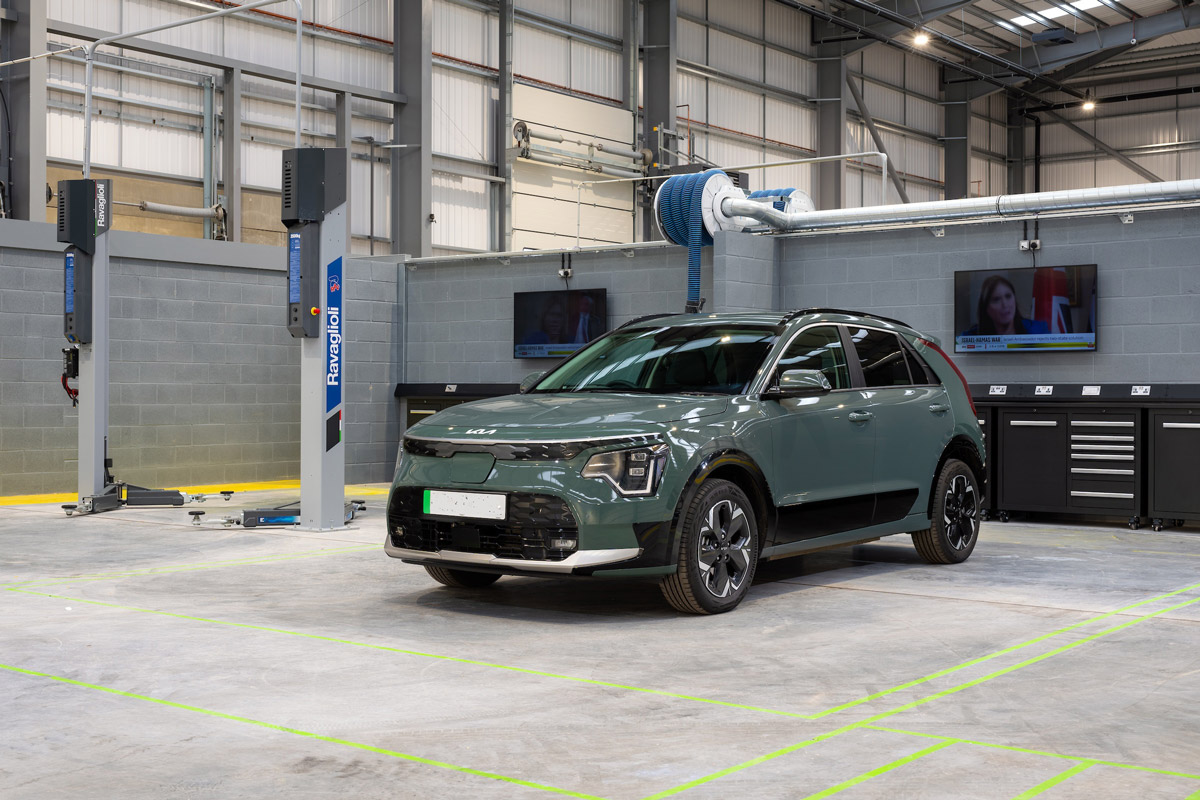 Straightest equips new technical training academy | AutoScene