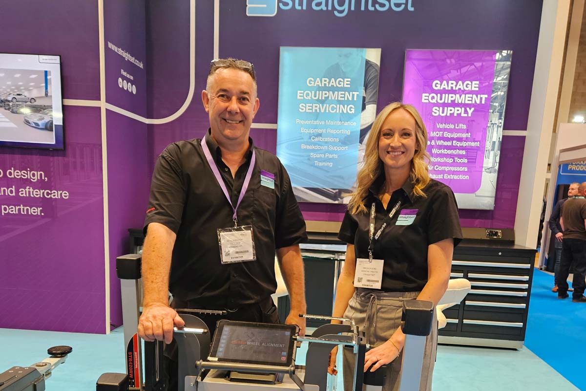 Supertracker unveils tablet-controlled CCD aligner | AutoScene